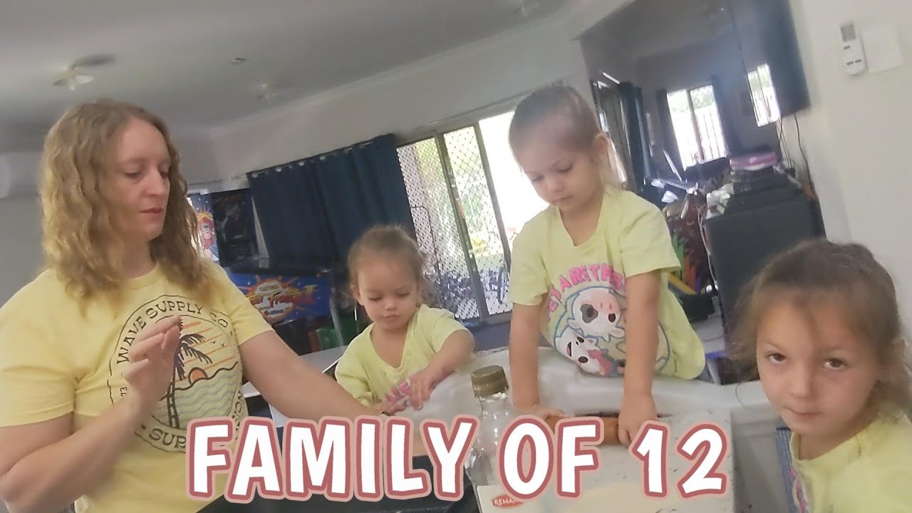 COOKING DOCTOR AND MORE DAILY ROUTINE WITH MOM AND DAD OF 10 - YouTube