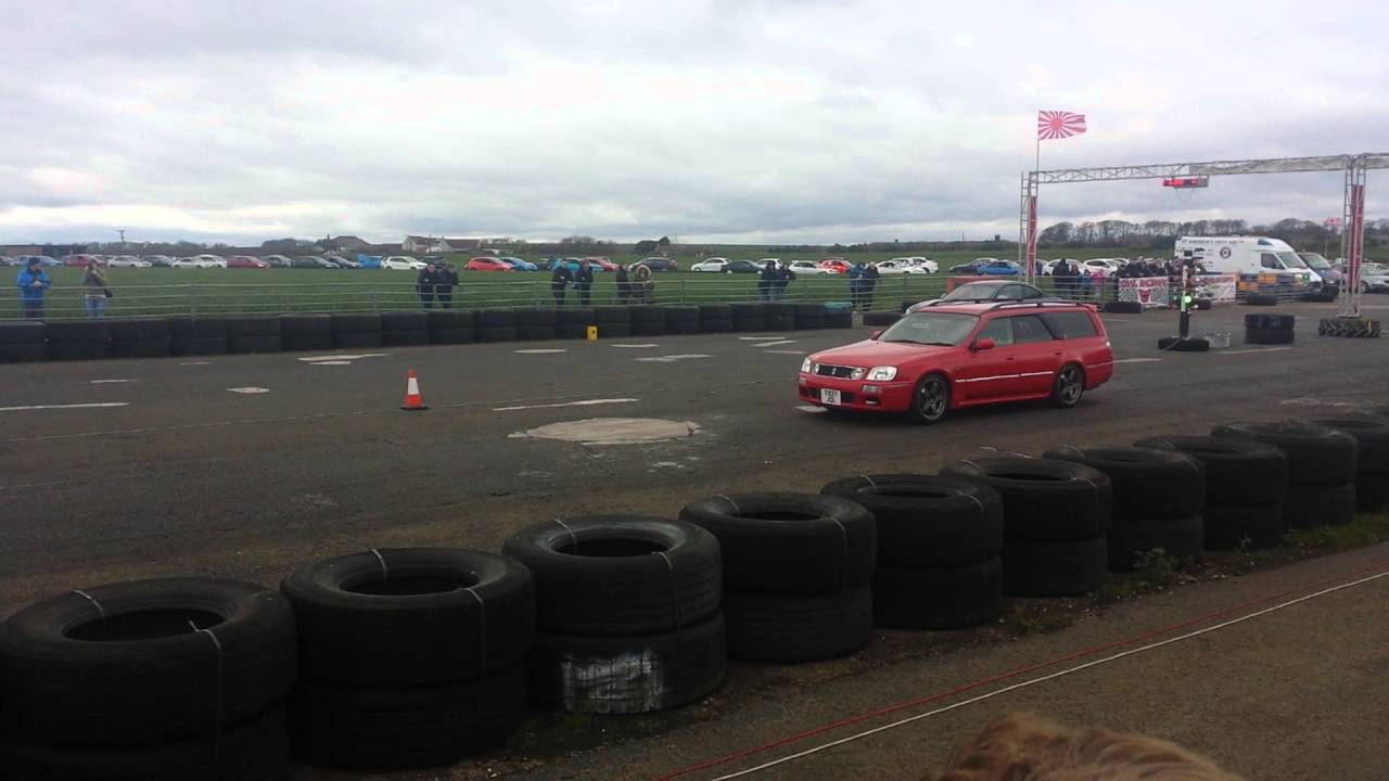 STAGEA vs BMW M235i - Banzai Crail Raceway 1st May 2016 - YouTube