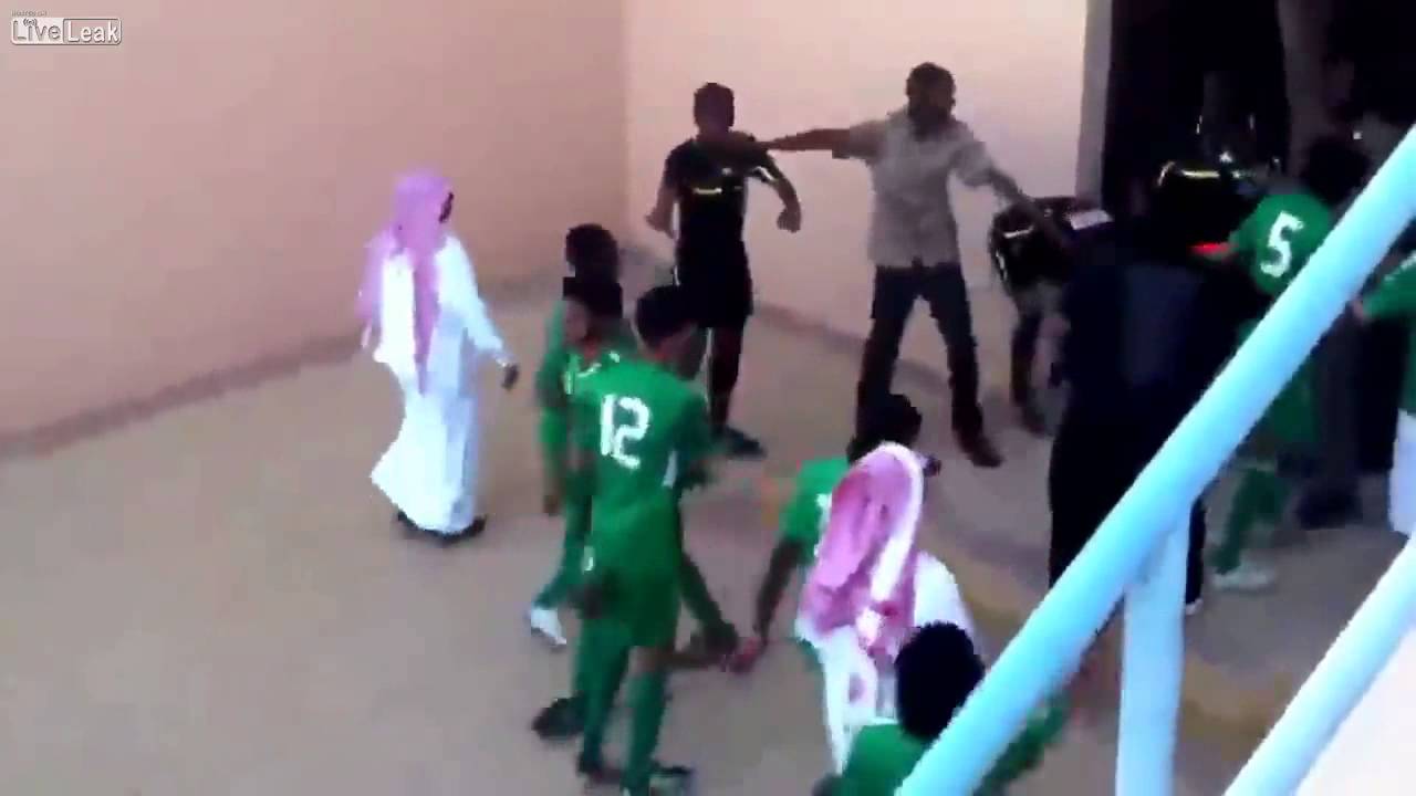 In Arabia, Referee Attacked at Soccer Match - YouTube