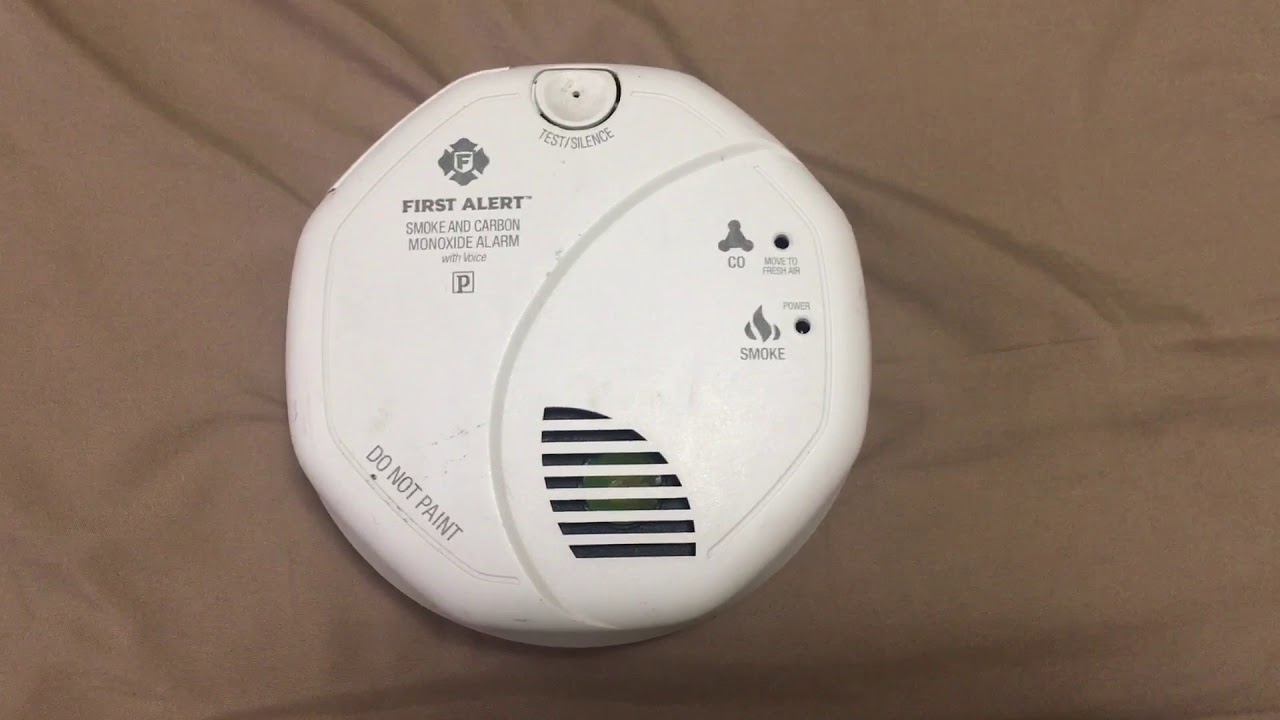 First Alert SC7010BV Detector Error Alert Signal: Hallway - YouTube