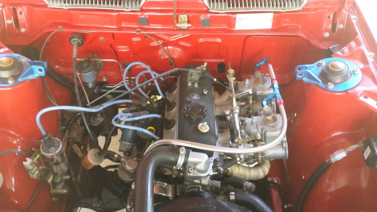 Twin weber 7k powered KE25 corolla - YouTube