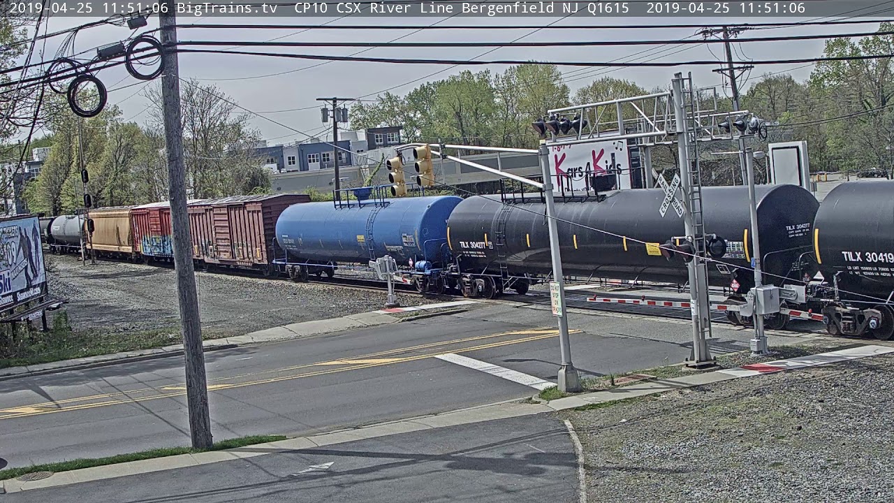 4- 25-2019 11:49 nb mix CSX 998 UP 8432, CSX 422, 374, NYSW GMTX 9014 ...
