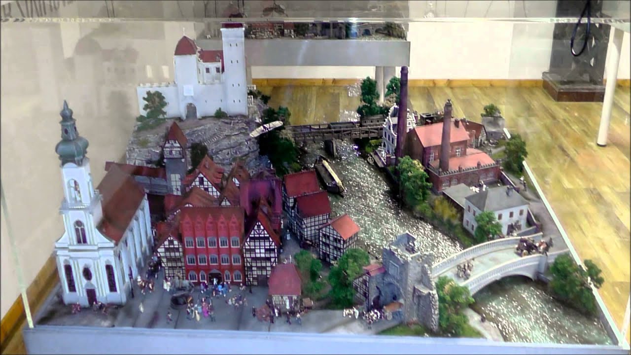 History in HO diorama style, 3 centurys of history in 3/4 hour at ...