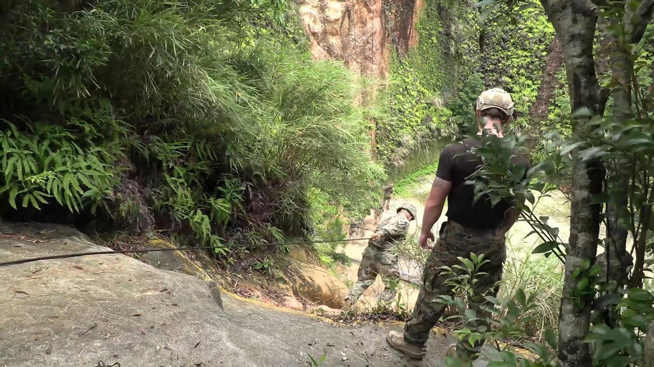 Marines Conduct Basic Jungle Survival Skills At JWTC - YouTube