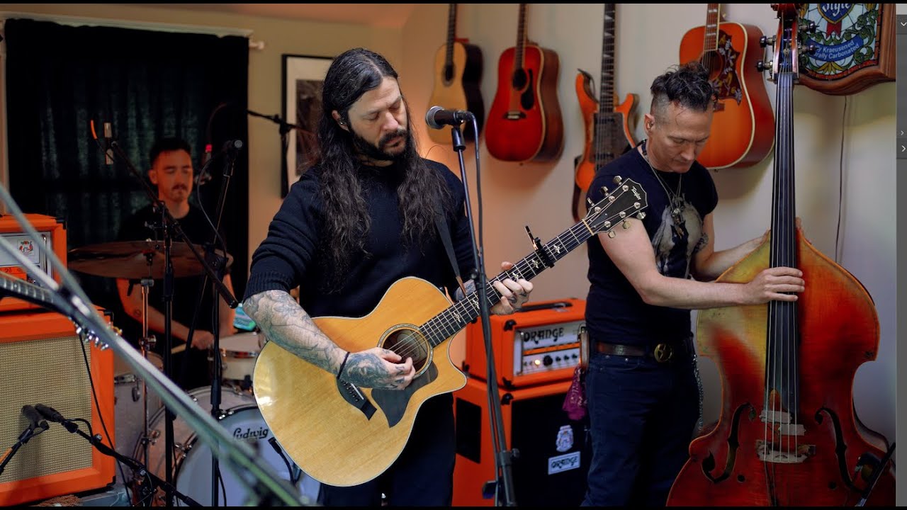 Shawn James - "The Curse of the Fold" (Live Session) Chords - Chordify