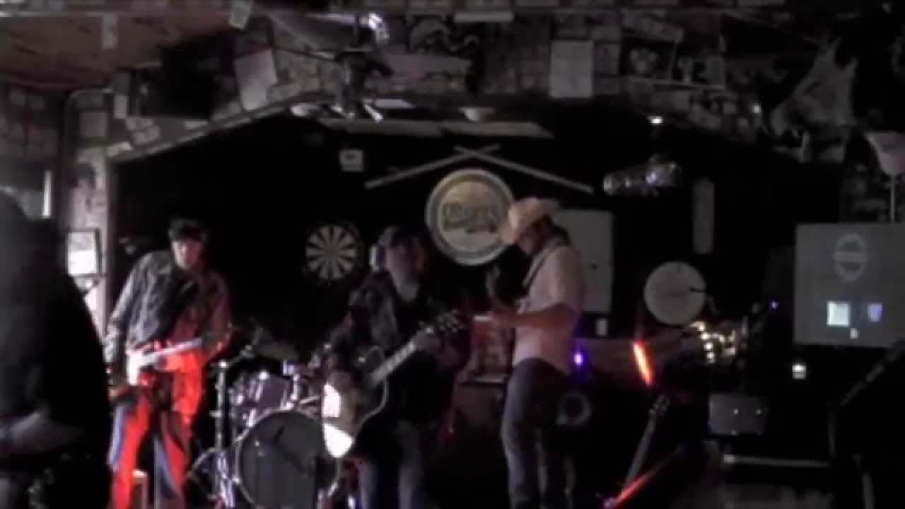 4-Wheel High covering Justin Moore's "Backwoods" Fan Video - YouTube