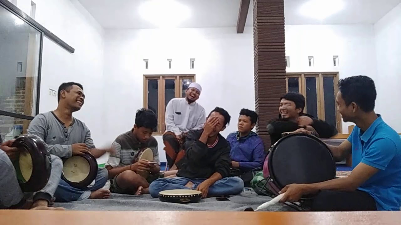 Latihan Rebana (Team Gedombrengan) - YouTube