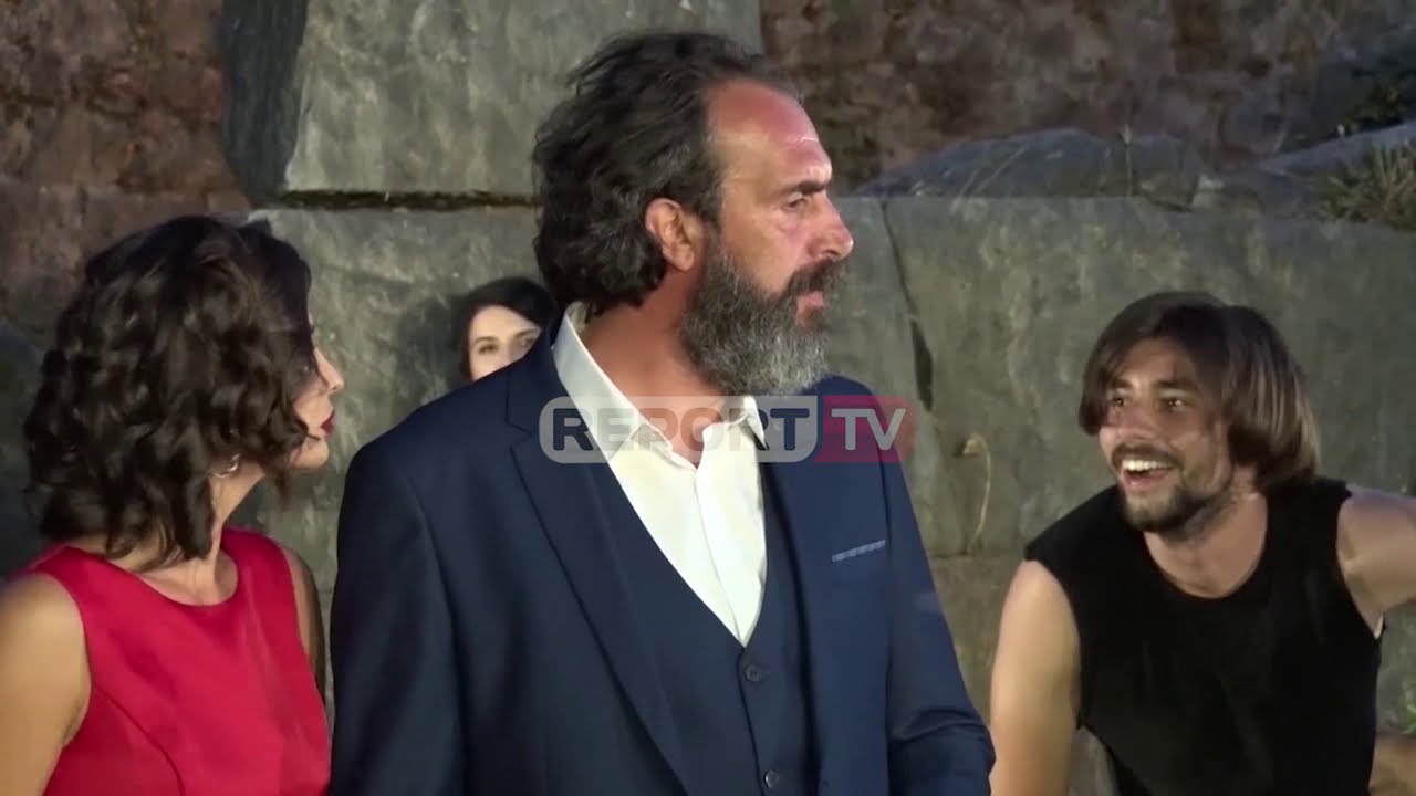 Report TV -'Jul Cezari' në Memorialin e Skënderbeut në Lezhë - YouTube