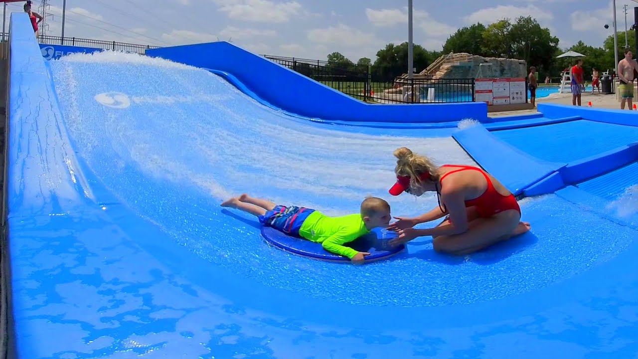 Flowrider in 3D VR - YouTube