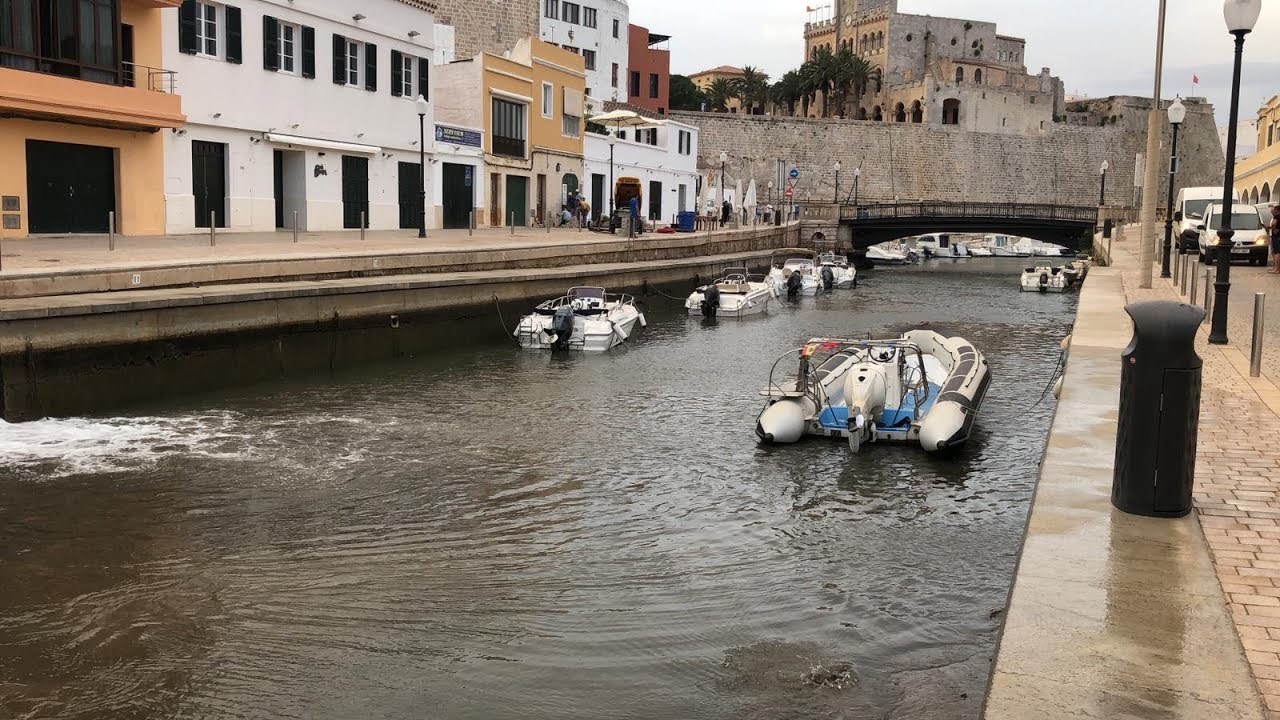 Rissaga en el puerto de Ciutadella - YouTube