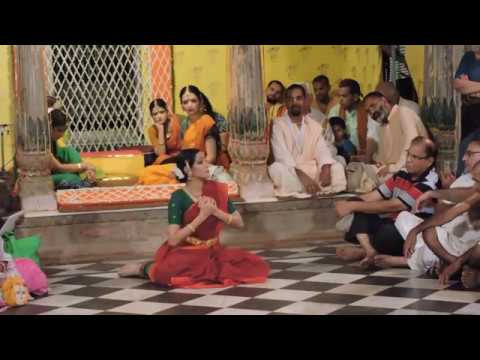 Koi kahiyo prabhu aavan ki : Shri Radharaman Lal Nritya Seva by Divya ...