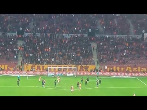 Selçuk İnan Gole Sevinmedi... (Tribün Çekimi)