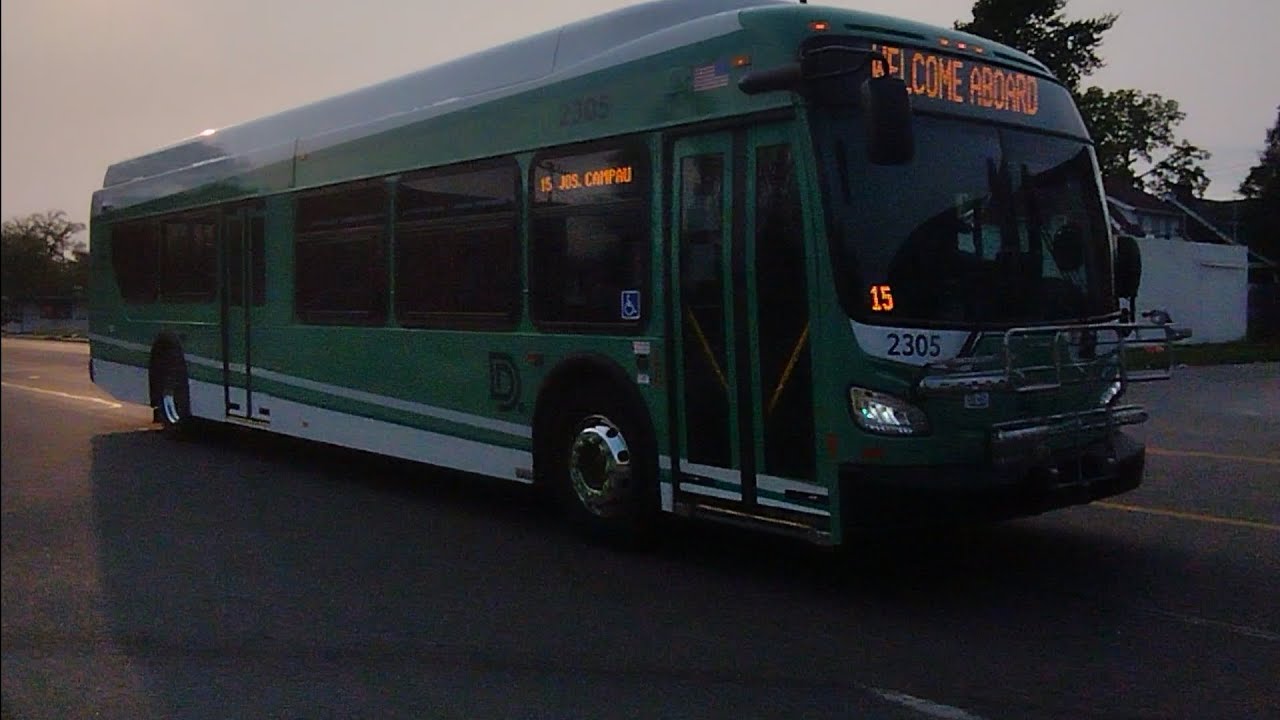 Eastbound Brand new DDOT bus 2305 XD40 NFI 2023 on Route 15 Chicago ...
