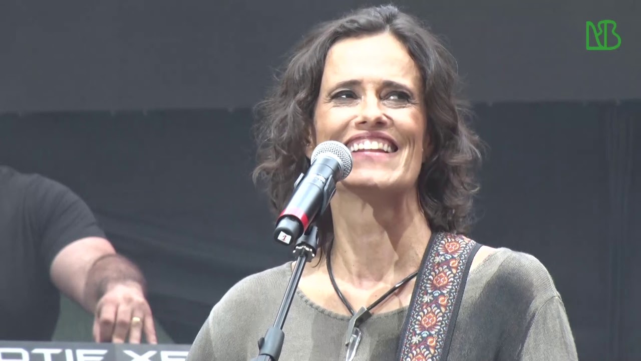 Zélia Duncan no Festival NOVABRASIL 2018 - YouTube