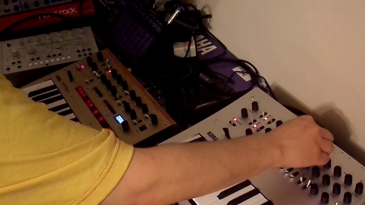 korg monologue + korg minlogue (bass) - YouTube