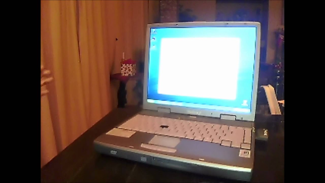 WinBook J1 Laptop - YouTube