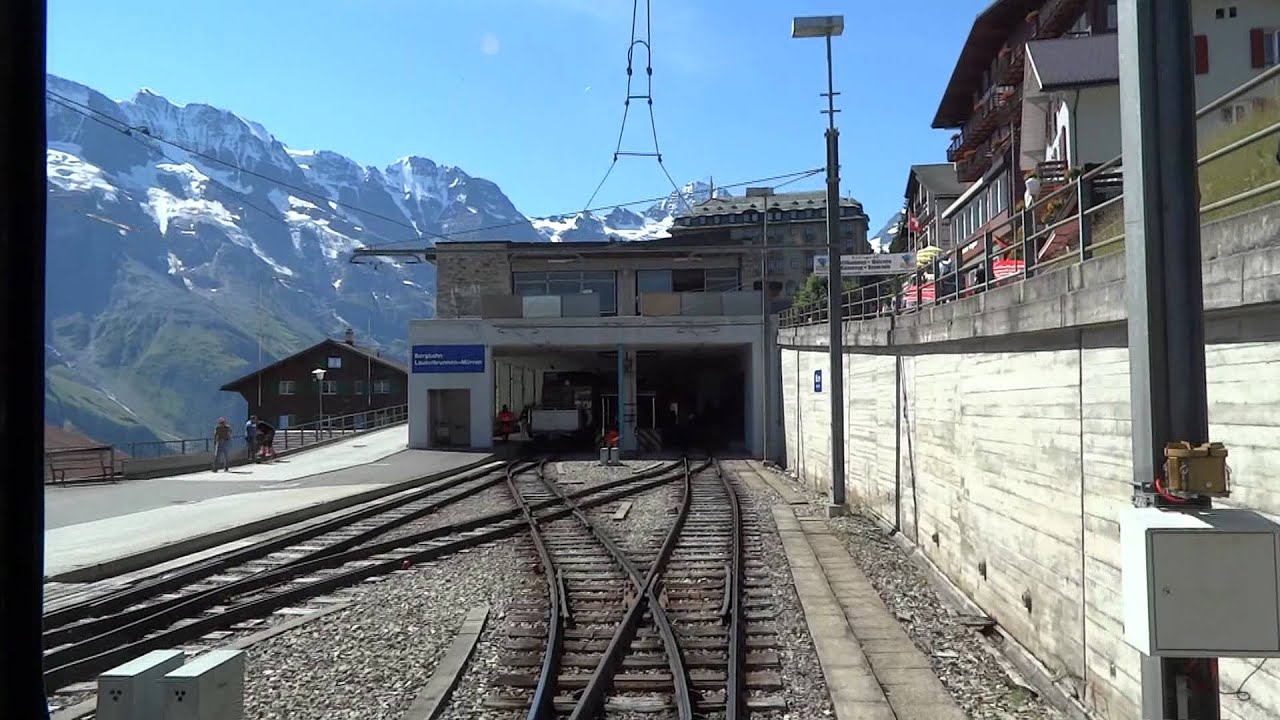 Incoming in the train station Mürren - YouTube