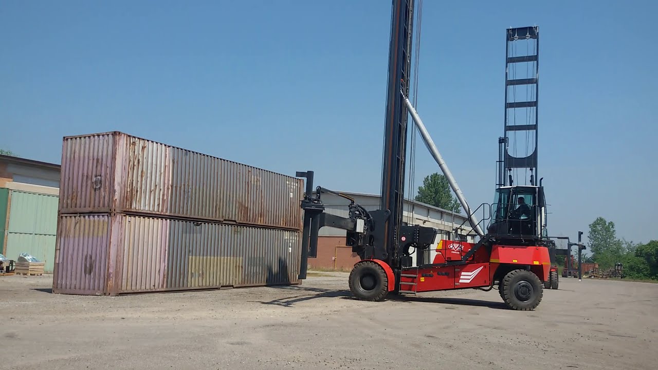 Hybrid double empty container handling - YouTube