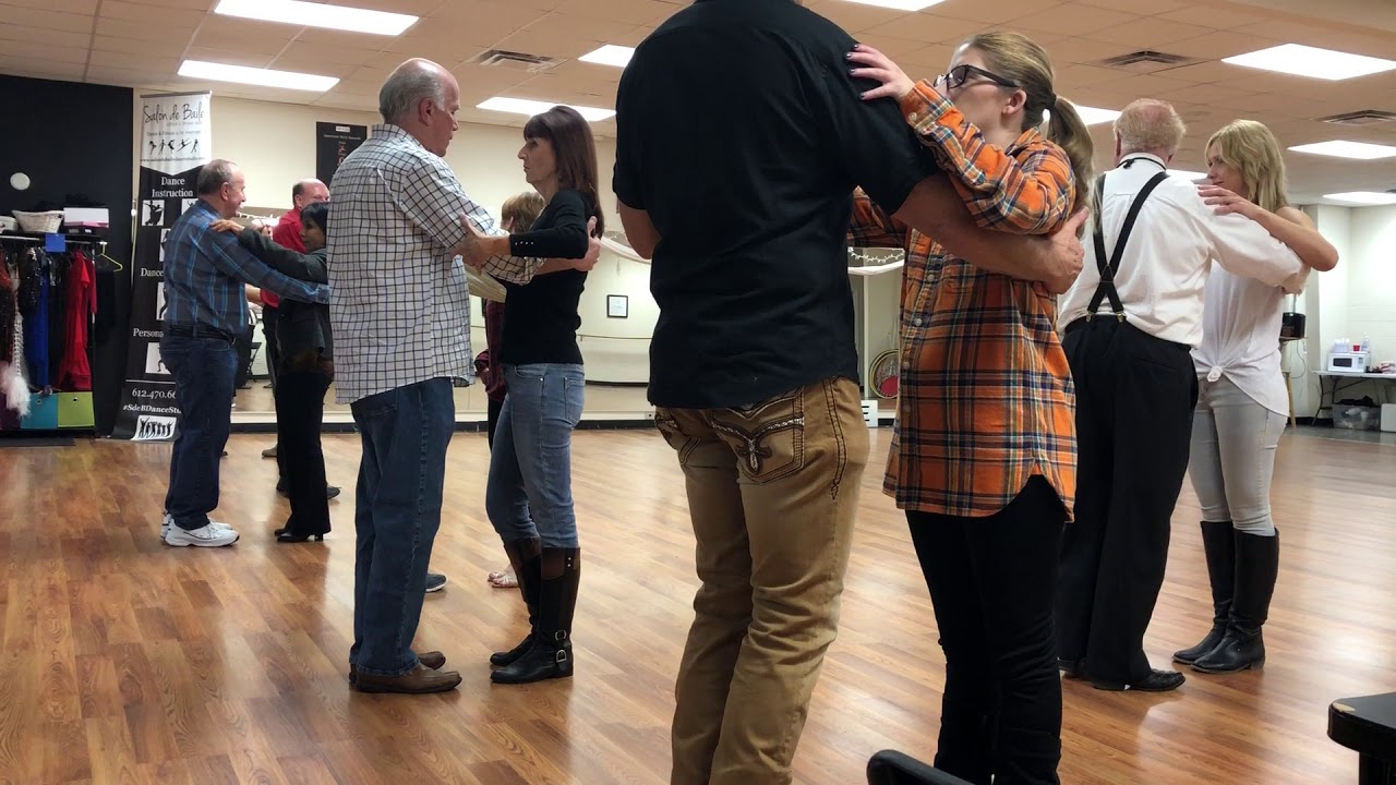 SdeB Country Two Step Class - YouTube
