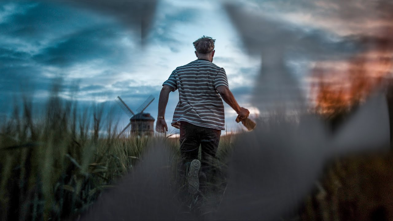 PAPER THROW TRANSITION // HOW TO (TUTORIAL) - YouTube