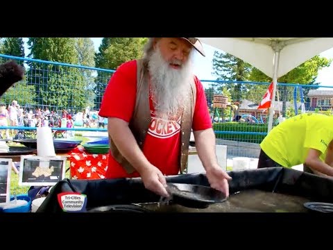 Learn the secrets of panning for Gold from Yukon Dan - YouTube