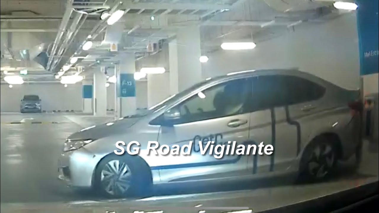 5oct2024 Paris Ris Mall B2 Carpark getgo reversed into pillar - YouTube