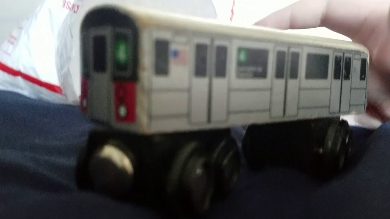 Unboxing old and rare munipals R142A 4 train - YouTube