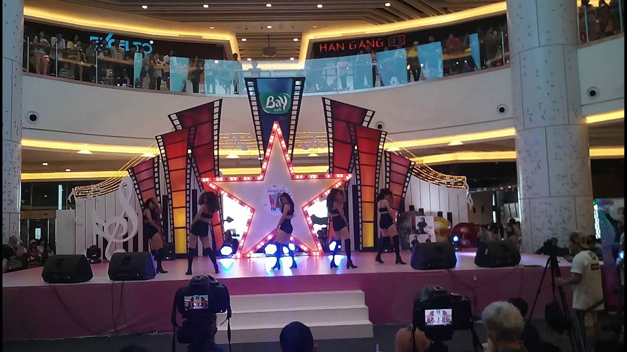 RED LIPS DANCE COVER RANIA FINAL KWF2014 - YouTube