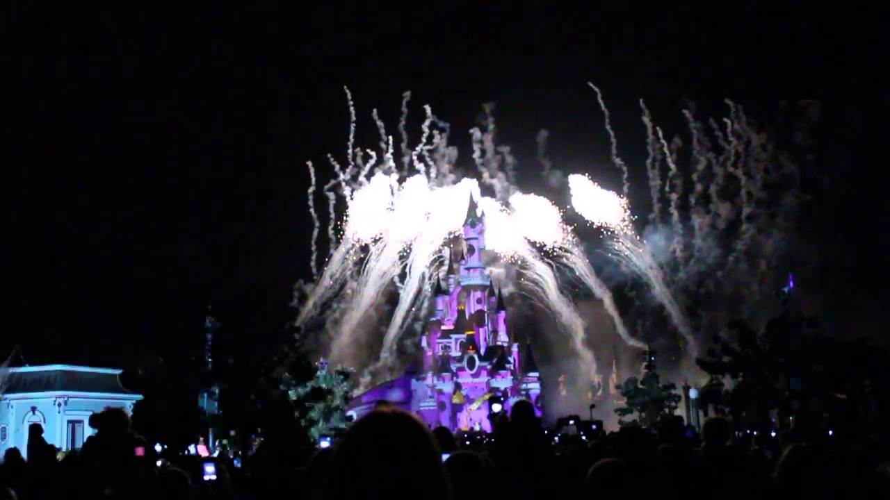 Disneyland Paris - Disney Dreams show - fireworks animation waterfall ...