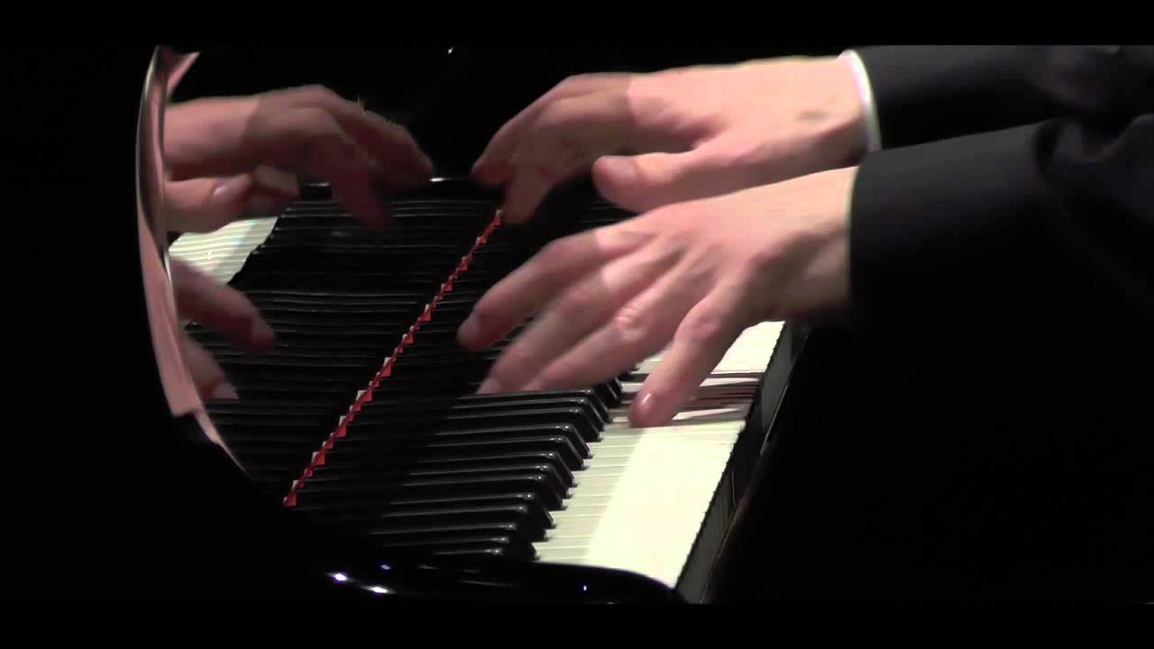 Alexei Melnikov interpreta Scriabin, sonata No.2 Op. 19 - YouTube