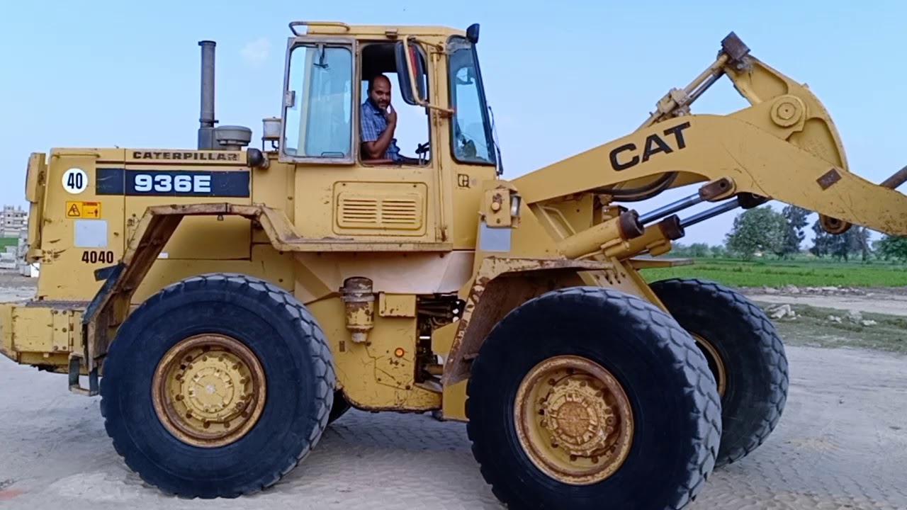 Caterpillar 936E model 1991 - YouTube