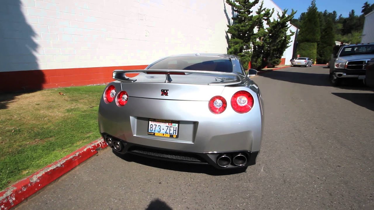 2010 Nissan GT-R | Super Silver 3-Coat Metallic | AM230355 | Kirkland ...