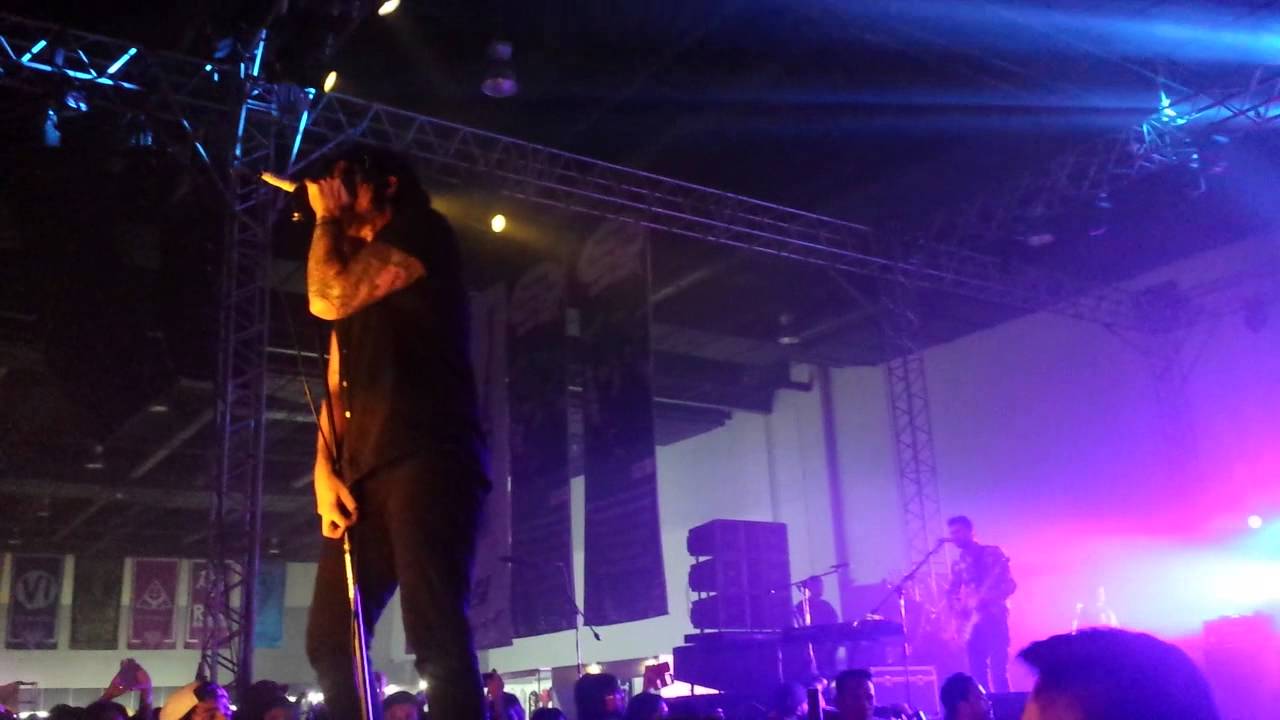 My Blue Heaven - Taking Back Sunday (Live in Manila) Bazooka Rocks III ...