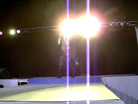 "Dans la maison vide" par Thomas Bonneau à Barbezieux [06'09'09] - YouTube