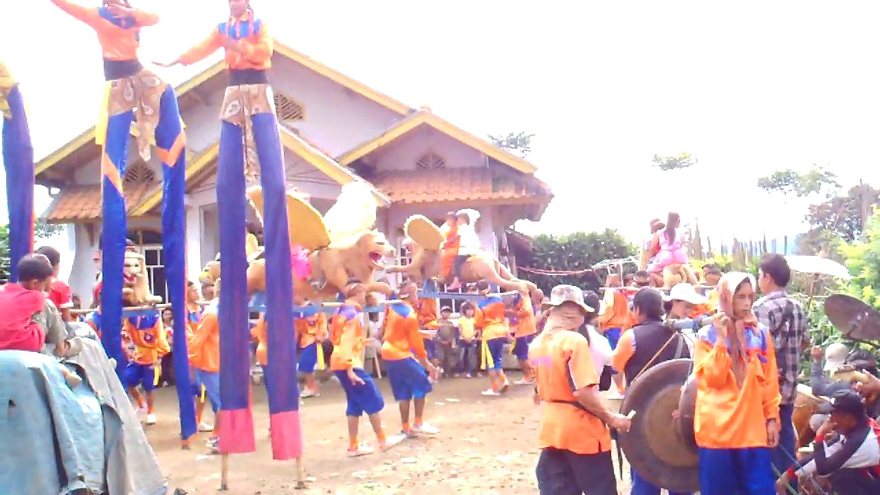 sisingaan maman group - YouTube