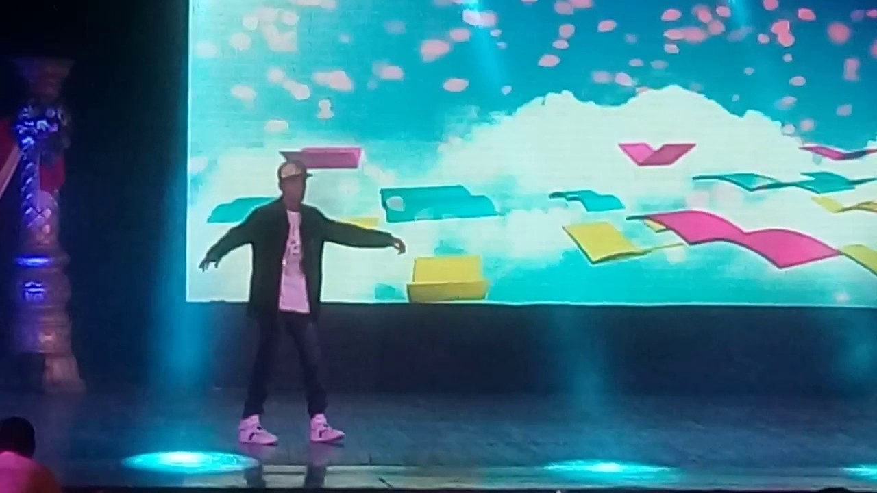 Robotic dance video song by vivek Kamble - YouTube