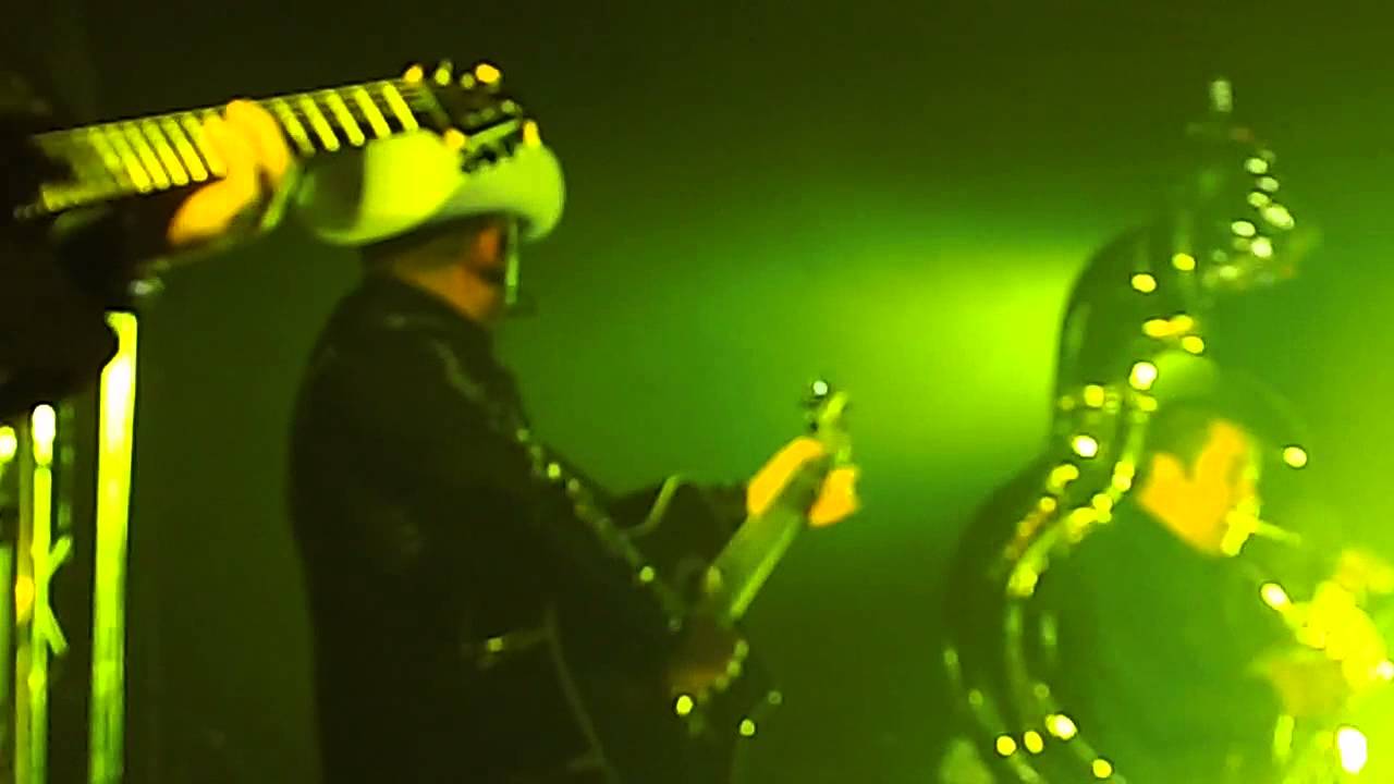 Jesus Ojeda en The Ritz Presentacion Estilo italiano - YouTube