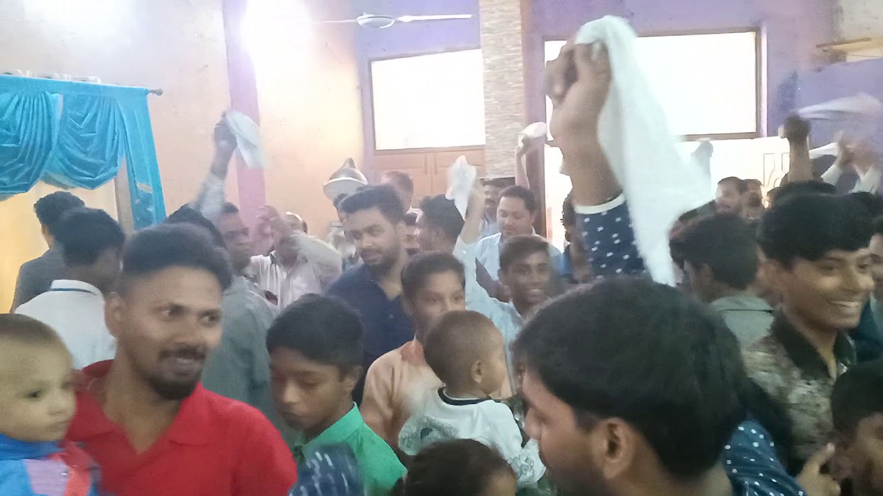 Powerful Worship in Efatha Ministry Pakistan - YouTube