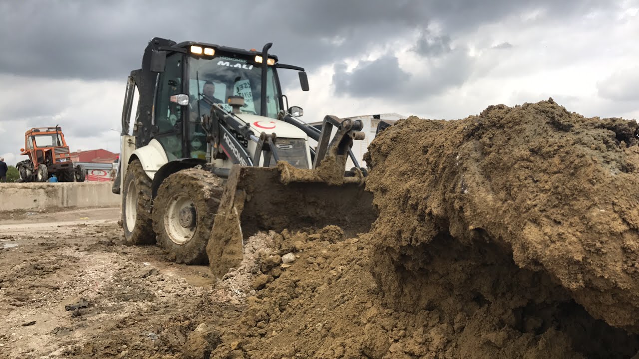 Hidromek Beko loder çok çamurla çalışma Hidromek iş makineleri - YouTube