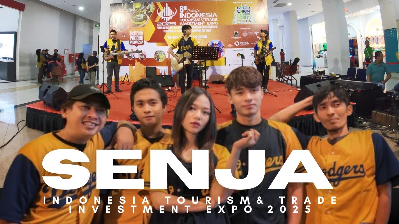 Perfomance Senja Band @greenpramukasquare1713 - YouTube