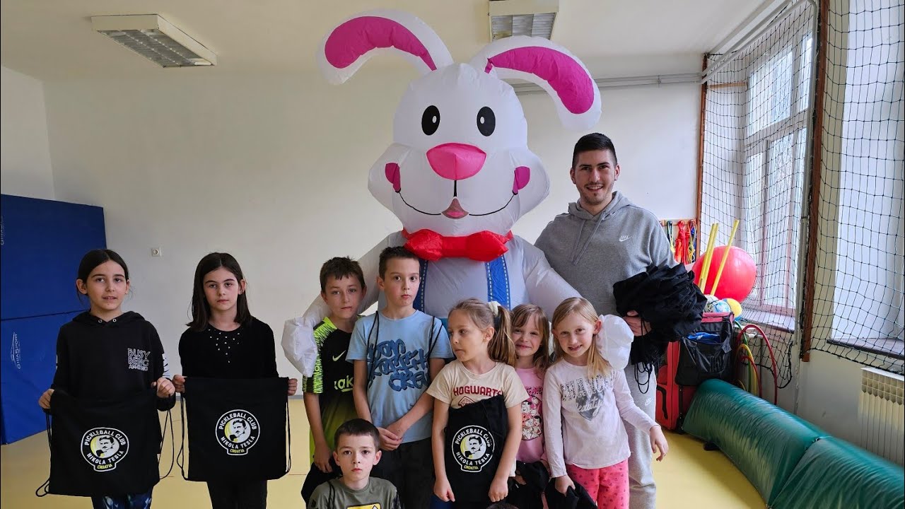 Zec u Osnovnoj školi "Milan Sekulić" Lovinac - YouTube