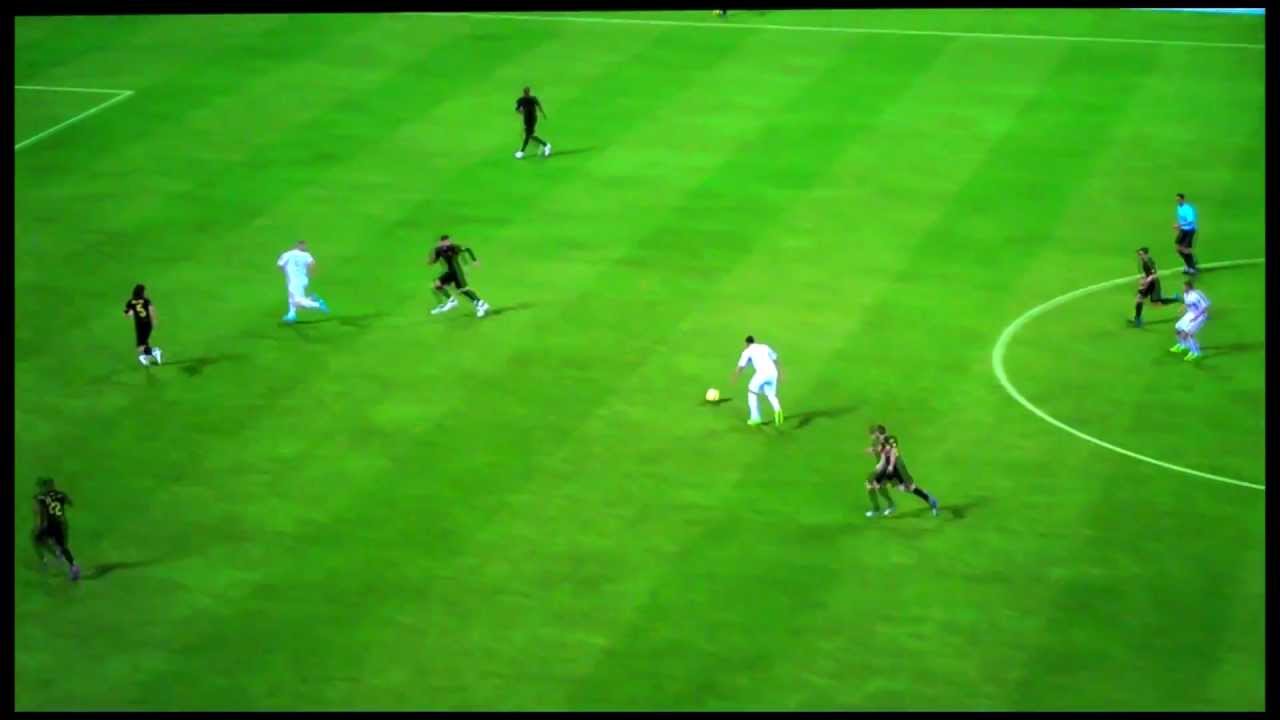 FIFA 12 | Top Goals | Cristiano Ronaldo Long Shot - YouTube