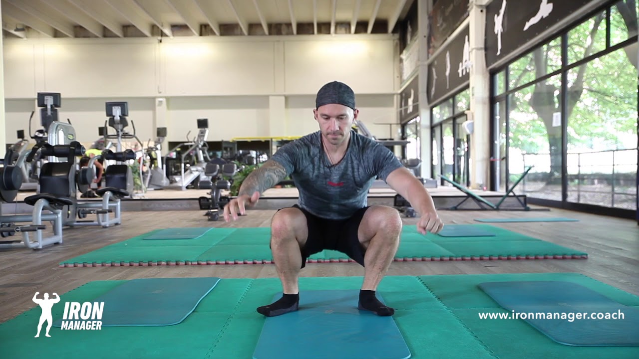 Squat con salto partendo da inginocchiati Kneeling Jump Squat - YouTube