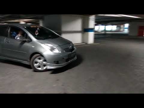 Mahir Belajar Parkir Di Mall. Perhatikan Caranya