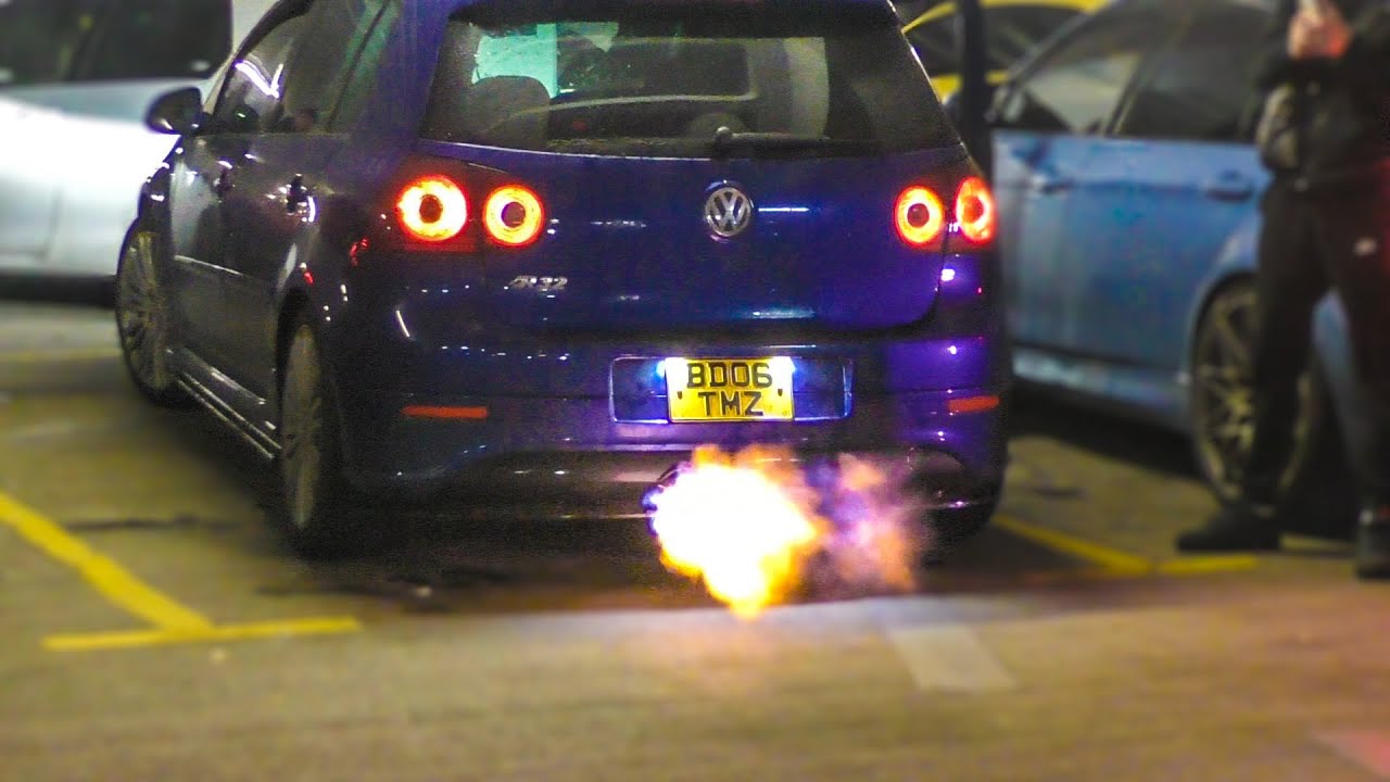 VW Golf Mk5 R32 |HUGE ANTILAG SOUNDS| FLAMES! - YouTube