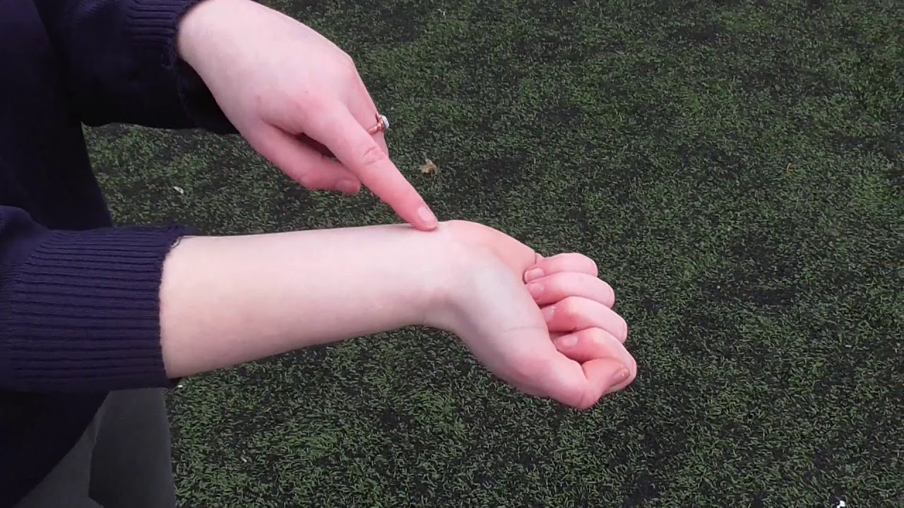 Gaelic football Handpassing 1 - YouTube