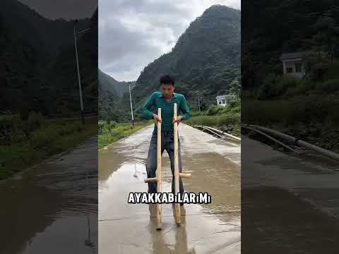 😱👟 Ayakkabıyı Islatmadan Karşıya Geçti!