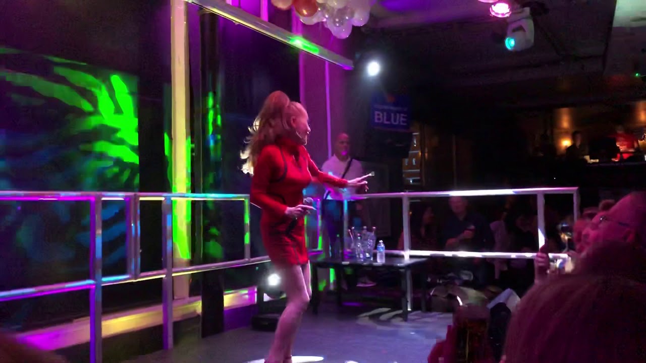 Sonia - Counting Every Minute (Live at Cheer Up, Manchester) - YouTube