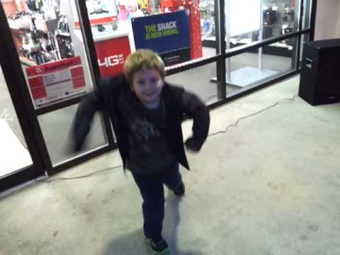 Tucker Taplett aka "TNT" Dancing in Front of Radio Shack - YouTube