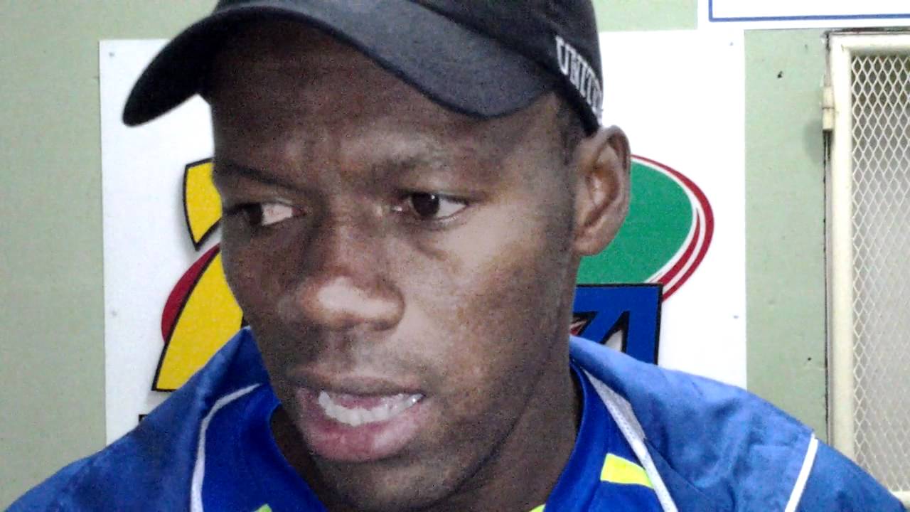 Carlos Asprilla marco doblete contra los Rojos - YouTube